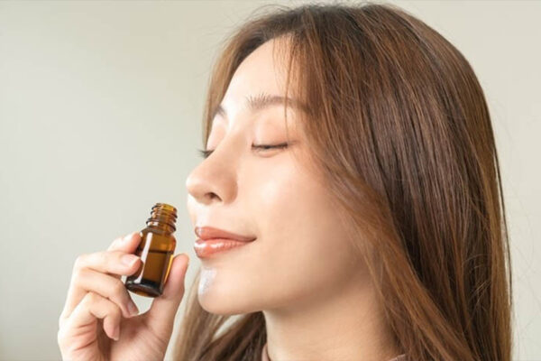 Aromatherapy and Mental Health: A Guide to Oils for Emotional Well ...